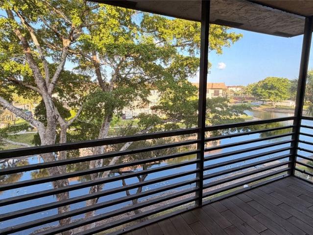 Luxury apartment complex for rent in Tamarac, United States