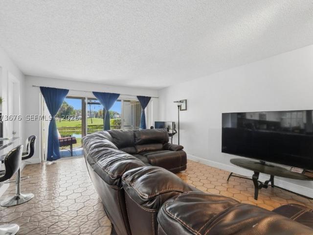 Luxury apartment complex for rent in Tamarac, Florida