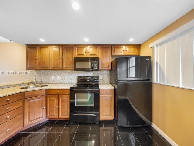 Luxury apartment complex for rent in Tamarac, Florida