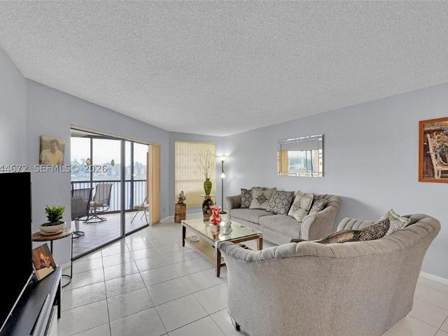 Luxury apartment complex for rent in Tamarac, Florida