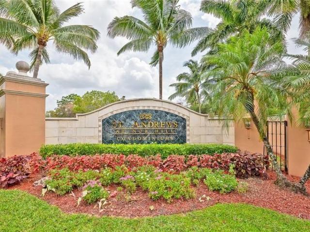 Luxury apartment complex for rent in Tamarac, Florida
