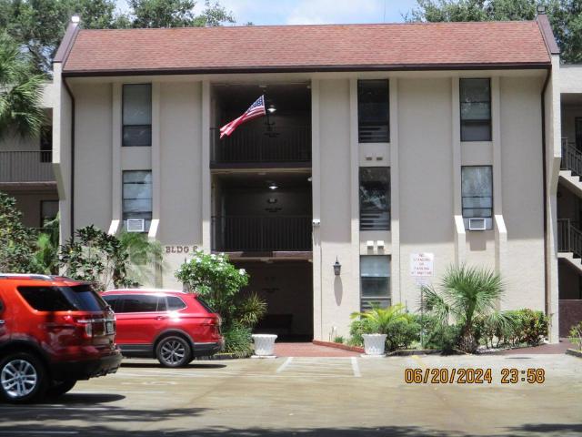 Luxury apartment complex for rent in Tamarac, Florida