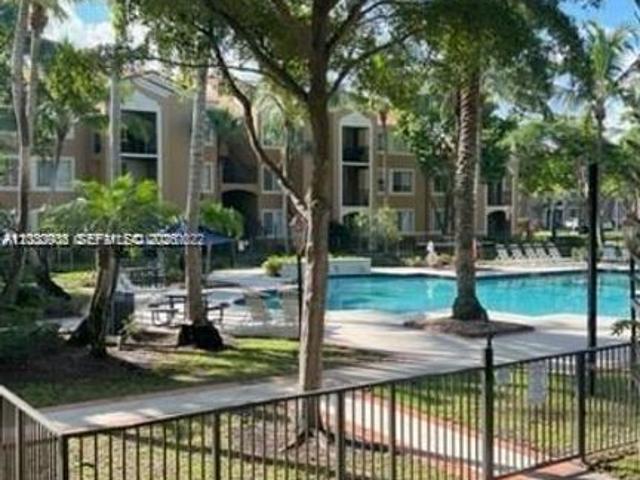 Luxury apartment complex for rent in Tamarac, Florida