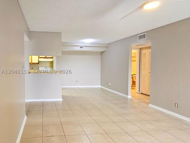 Luxury apartment complex for rent in Tamarac, Florida