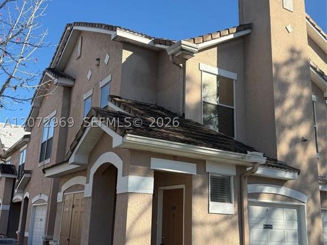 Luxury apartment complex for rent in Tampa, Florida