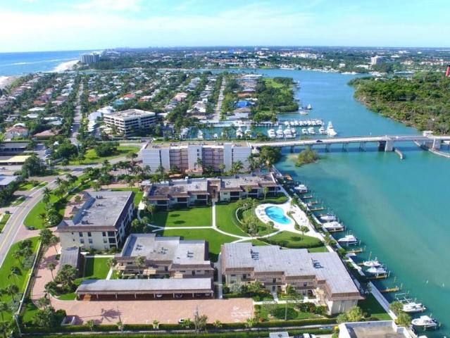 Luxury apartment complex for rent in Tequesta, Florida