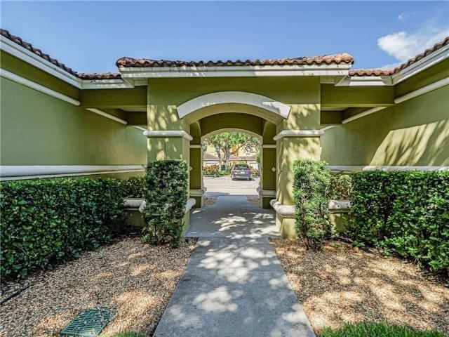 Luxury apartment complex for rent in Vero Beach, United States
