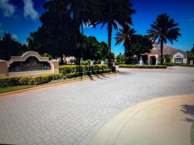 Luxury apartment complex for rent in Vero Beach, Florida