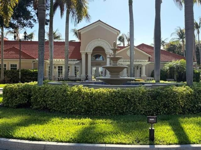 Luxury apartment complex for rent in Vero Beach, Florida