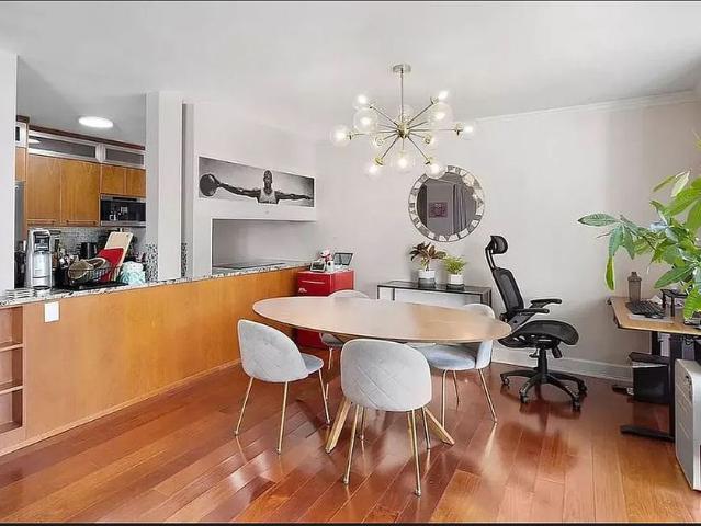 Luxury apartment complex for sale in 224 East 52nd Street, New York