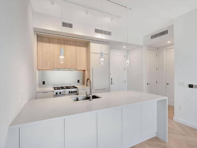 Luxury apartment complex for sale in 29 18 41st Avenue, Queens, New York