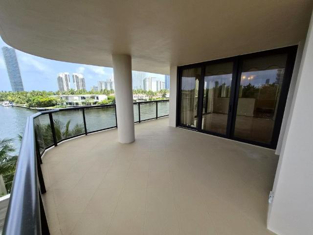 Luxury apartment complex for sale in Aventura, Florida