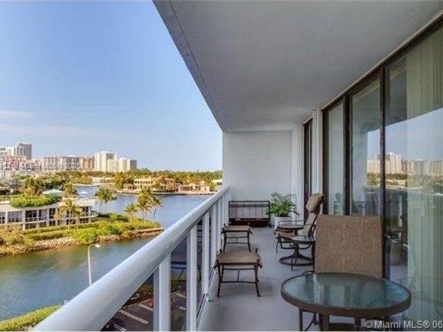 Luxury apartment complex for sale in Aventura, United States