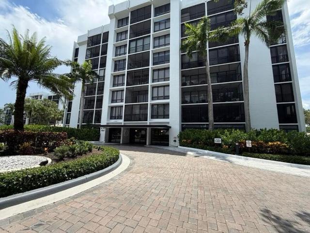 Luxury apartment complex for sale in Boca Raton, United States