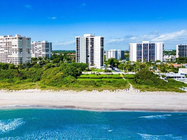 Luxury apartment complex for sale in Boca Raton, United States