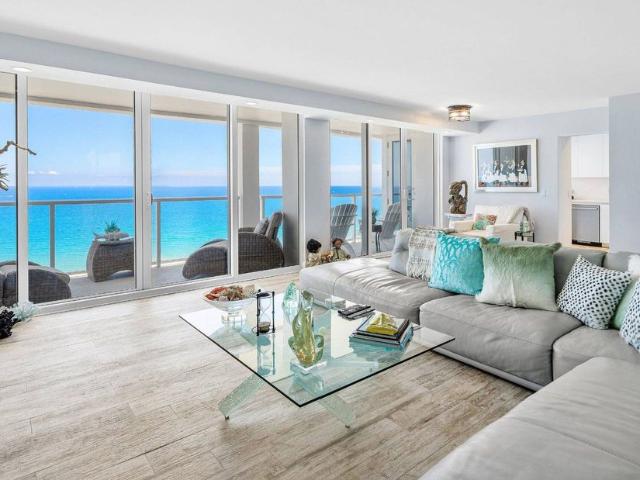 Luxury apartment complex for sale in Boca Raton, United States