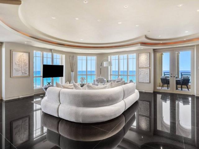 Luxury apartment complex for sale in Boca Raton, United States