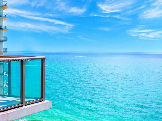 Luxury apartment complex for sale in Bal Harbour, United States