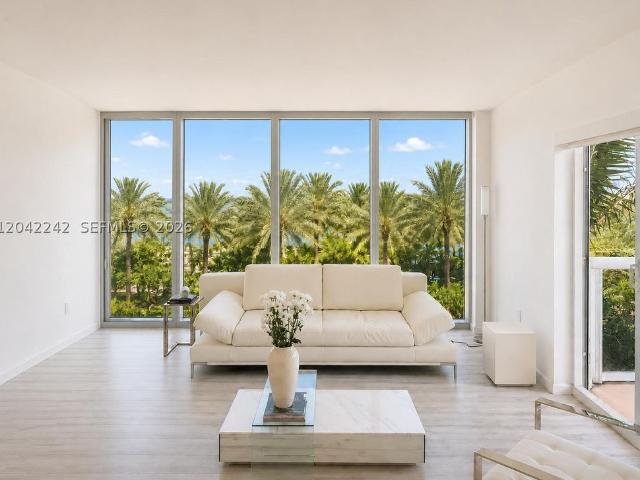 Luxury apartment complex for sale in Bal Harbour, United States