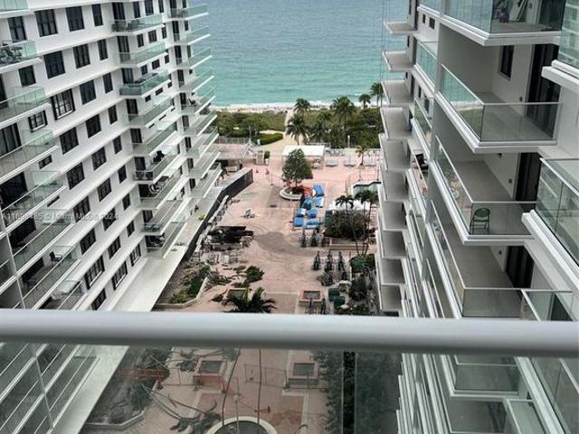 Luxury apartment complex for sale in Bal Harbour, United States
