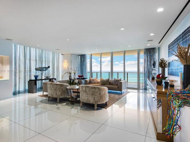 Luxury apartment complex for sale in Bal Harbour, United States