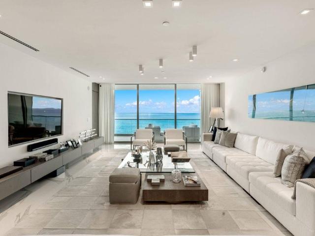 Luxury apartment complex for sale in Bal Harbour, United States