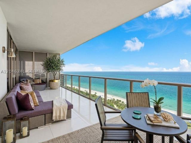 Luxury apartment complex for sale in Bal Harbour, United States