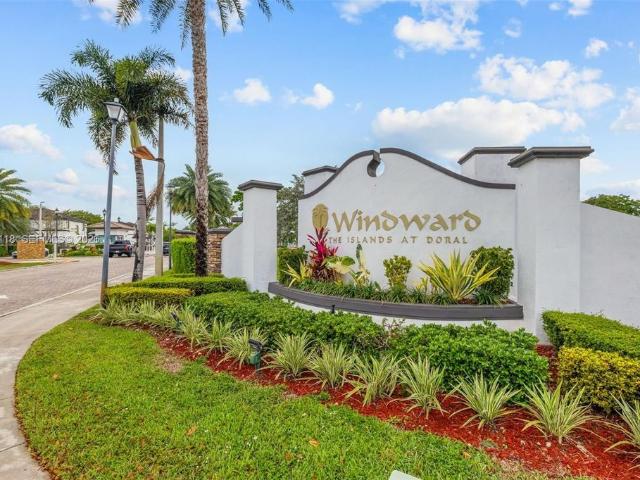 3 bedroom luxury Townhouse for sale in Doral, Florida