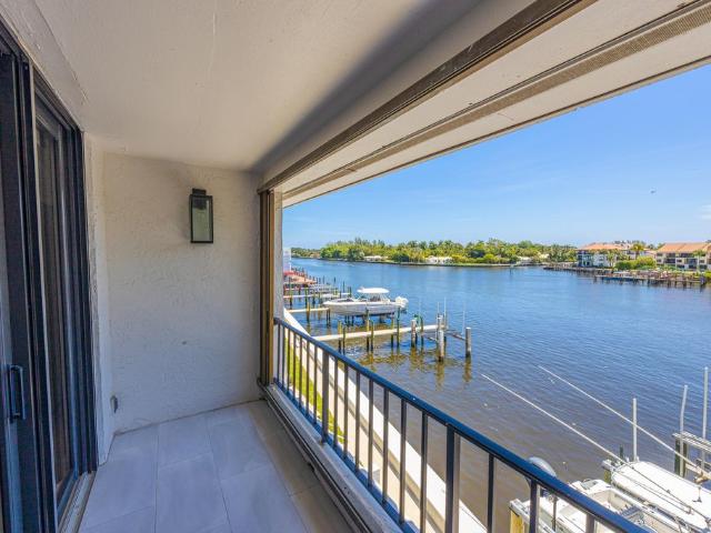 Luxury apartment complex for sale in Delray Beach, United States