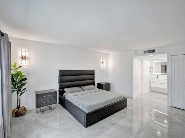 Luxury apartment complex for sale in Fort Lauderdale, Florida