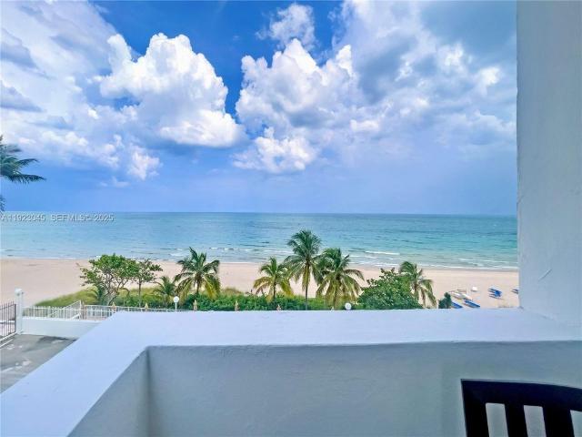 Luxury apartment complex for sale in Fort Lauderdale, Florida