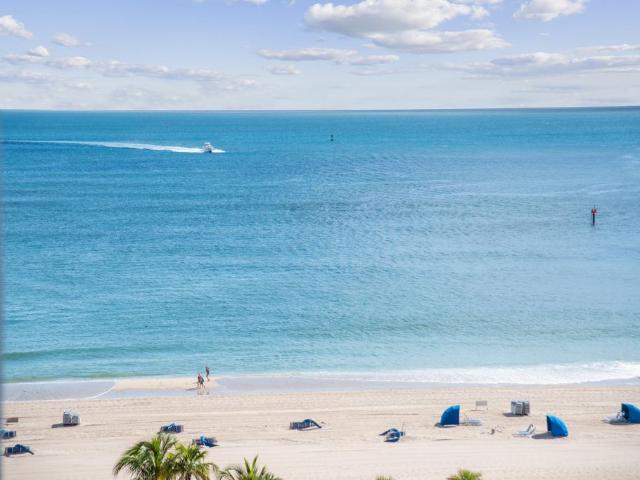 Luxury apartment complex for sale in Fort Lauderdale, Florida