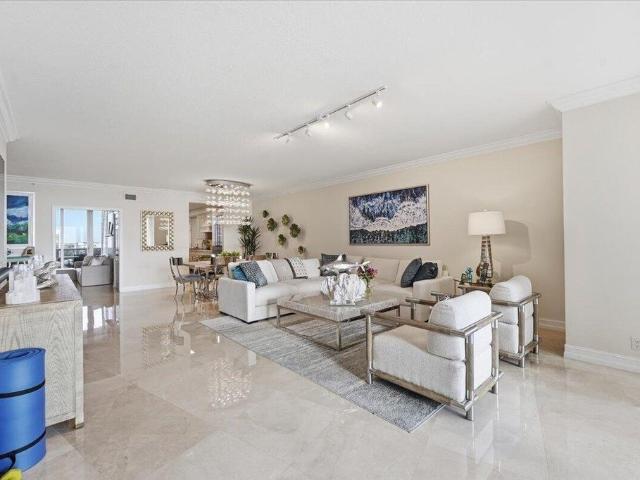 Luxury apartment complex for sale in Fort Lauderdale, Florida