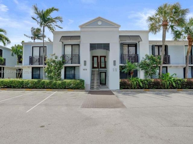 Luxury apartment complex for sale in Fort Lauderdale, Florida