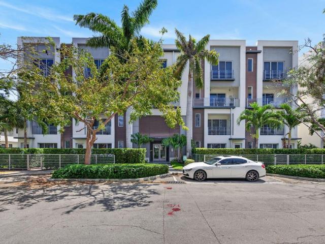 Luxury apartment complex for sale in Fort Lauderdale, Florida