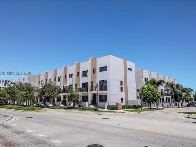 Luxury apartment complex for sale in Fort Lauderdale, Florida