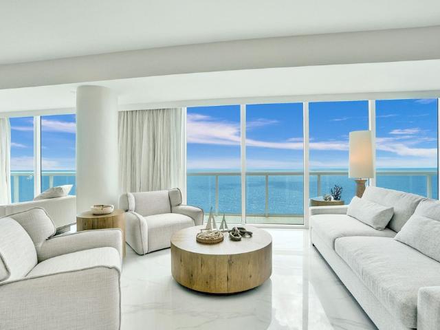 Luxury apartment complex for sale in Fort Lauderdale, Florida