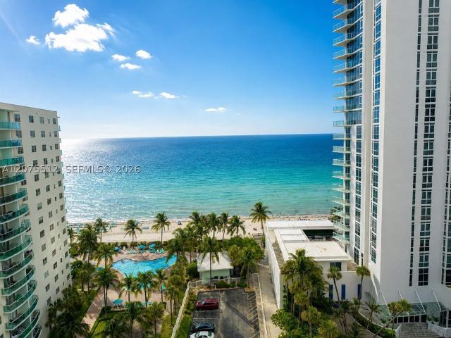 Luxury apartment complex for sale in Hollywood, Florida