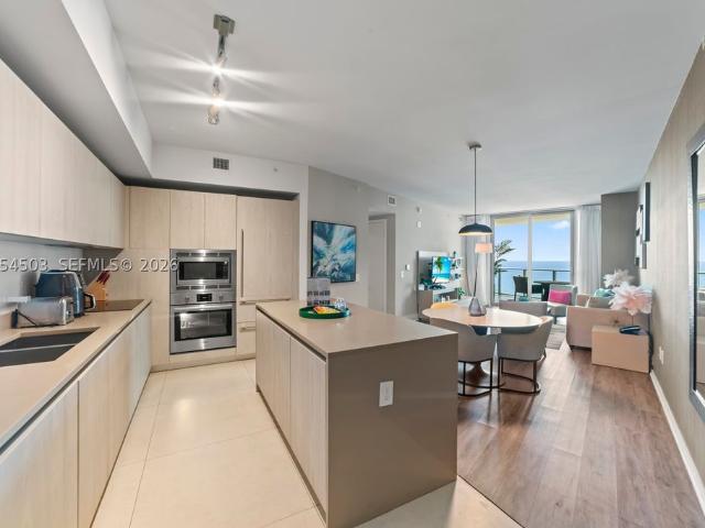 Luxury apartment complex for sale in Hollywood, Florida