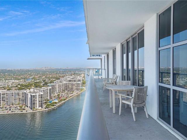 Luxury apartment complex for sale in Hollywood, Florida