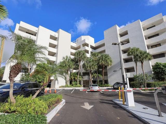 Luxury apartment complex for sale in Hollywood, Florida