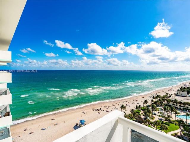 Luxury apartment complex for sale in Hollywood, Florida