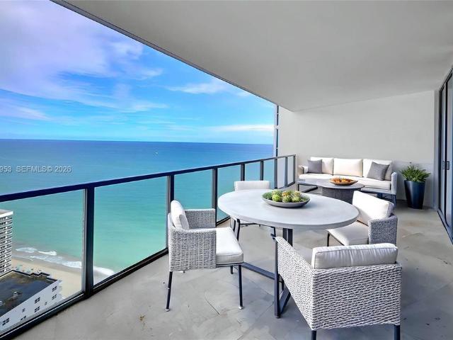 Luxury apartment complex for sale in Hollywood, United States