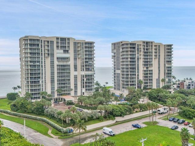 Luxury apartment complex for sale in Hollywood, United States