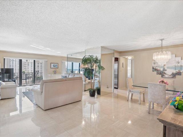Luxury apartment complex for sale in Hollywood, United States