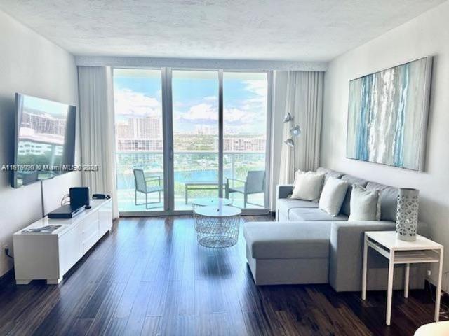 Luxury apartment complex for sale in Hollywood, United States
