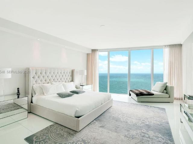 Luxury apartment complex for sale in Hollywood, United States