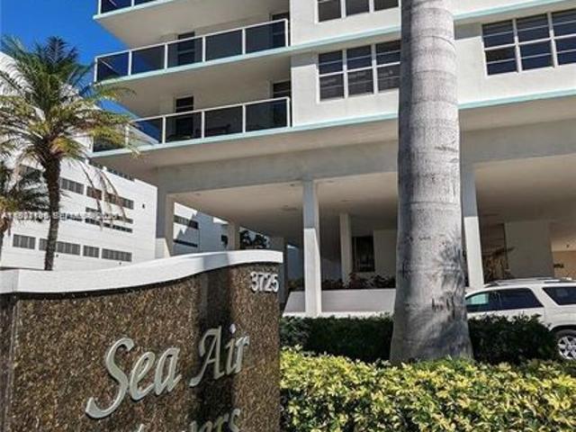 Luxury apartment complex for sale in Hollywood, United States