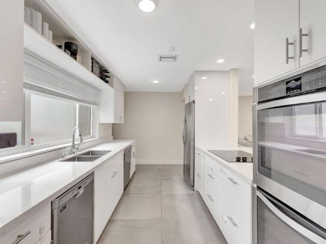 Luxury apartment complex for sale in Hollywood, United States