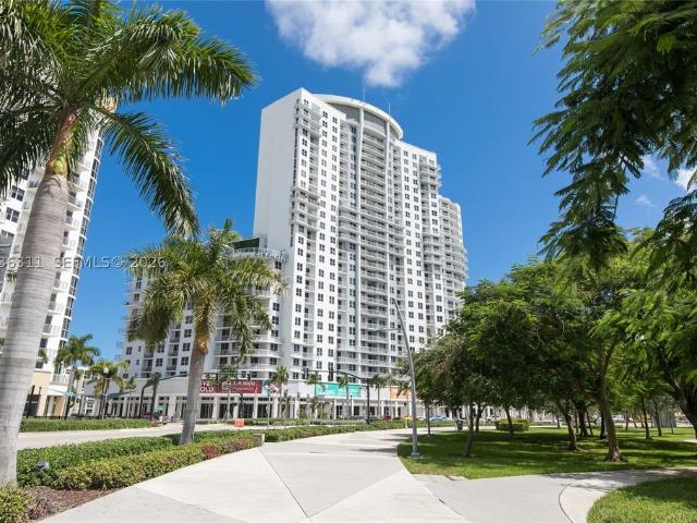 Luxury apartment complex for sale in Hollywood, United States